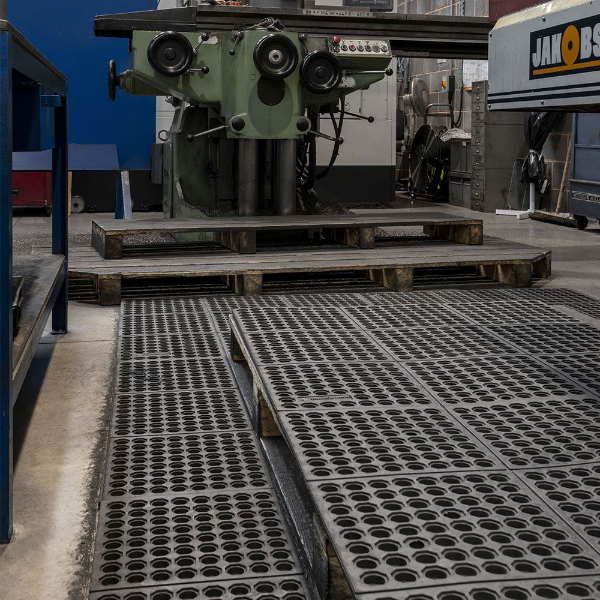 Buy Top Quality Cushion Link Open Cell Interlocking Anti Fatigue Safety Mat