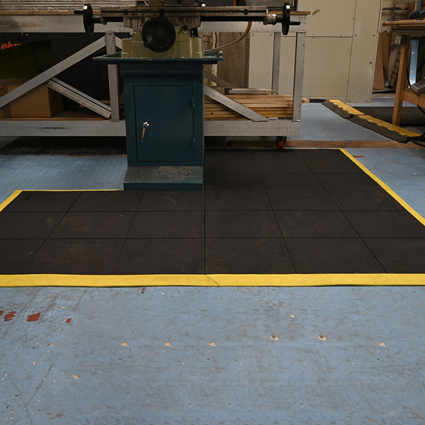 Buy High Quality Floor Protection Interlocking Modular Mat With Solid Top